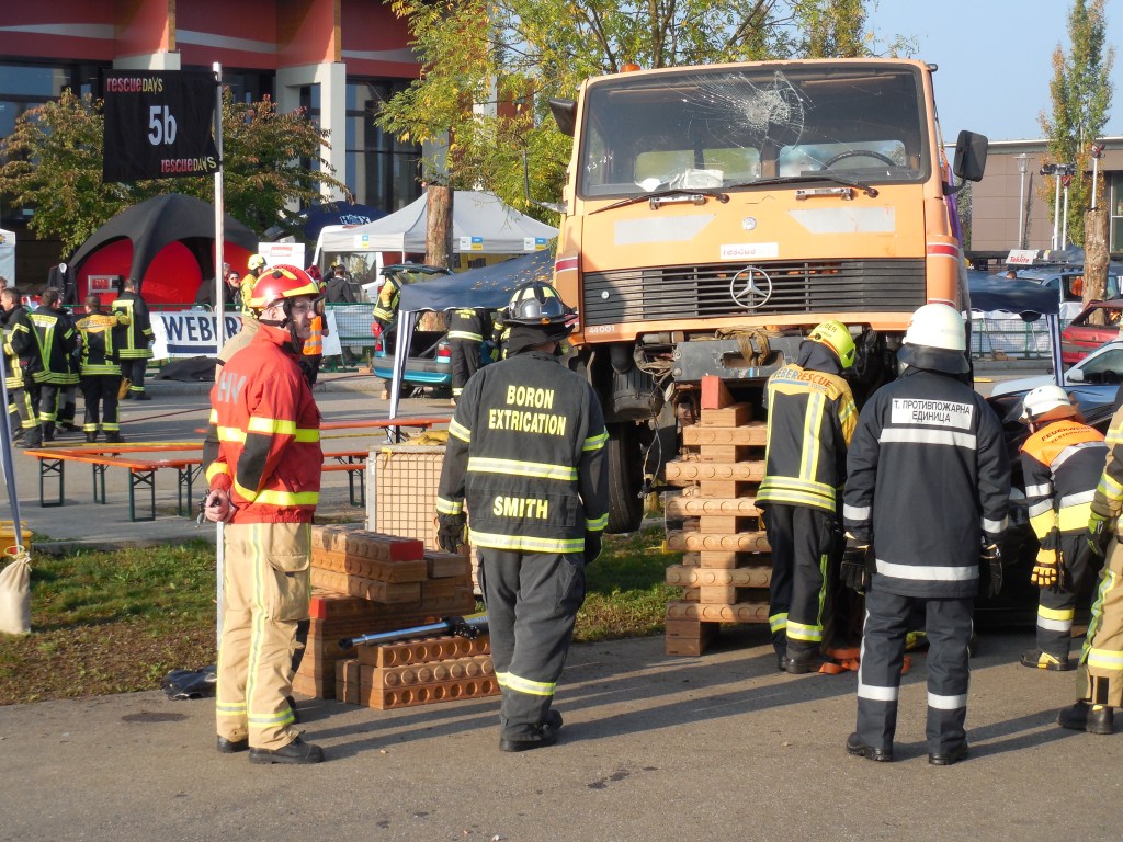 Extrication Tactics: Steps to Stabilize and Lift Vehicles - Absolute Rescue